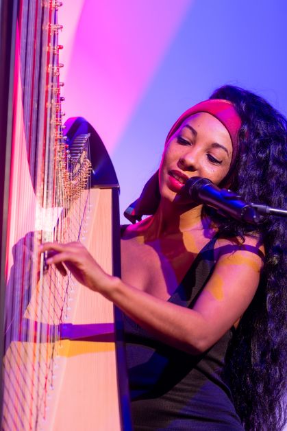 Zoé Simon : une féministe dans le monde de la vidéo corporate - ELLE.be