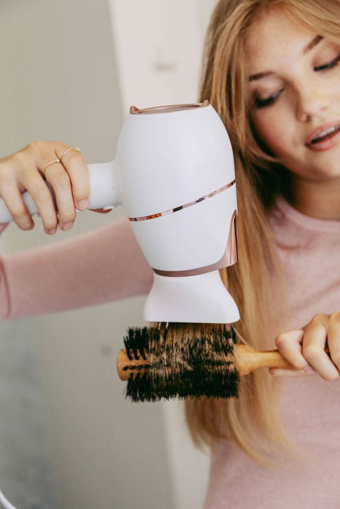 Tutoriel : le brushing parfait pour des cheveux sains et brillants ...