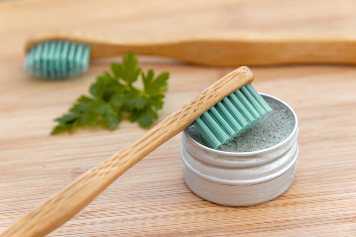 Qu'est-ce qui explique le succès des dentifrices solides ? - ELLE.be