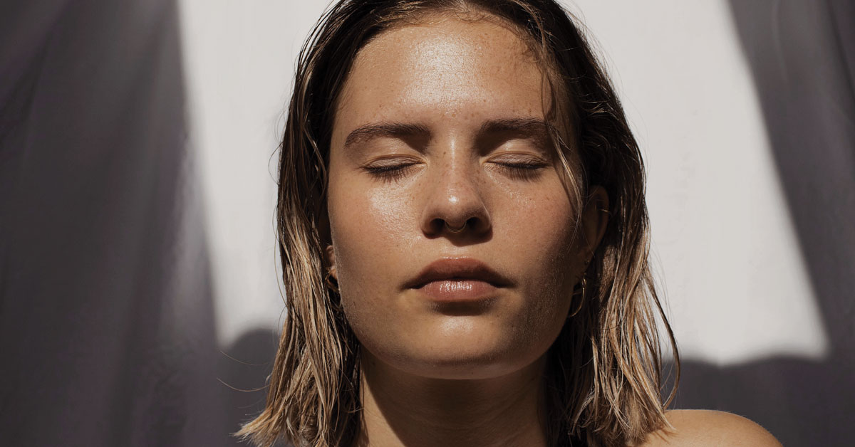 Routine beauté minimale : 5 étapes pour une peau parfaite - ELLE.be