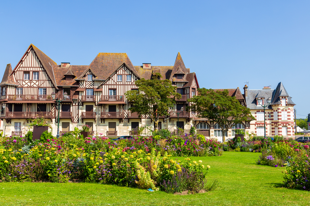 10 choses à faire sur la côte fleurie en France : De Deauville à ...