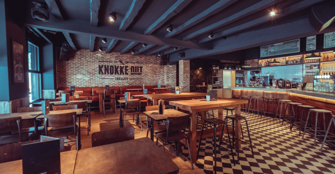 Nieuw in Brussel: Knokke Out University - ELLE.be