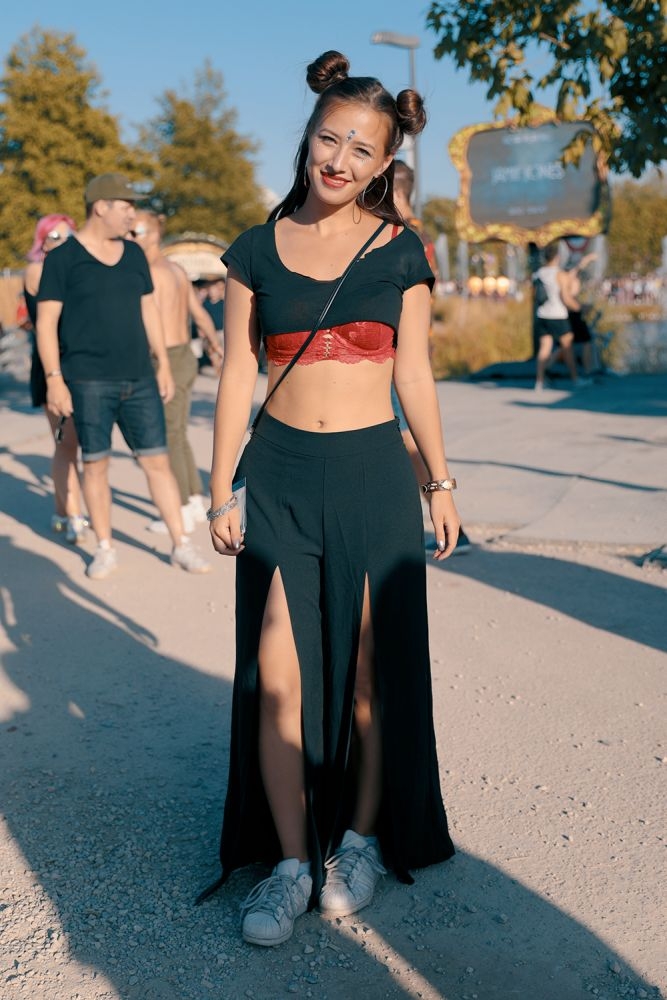 Dit waren de 50 beste streetstyle looks van Tomorrowland 2018 - ELLE.be