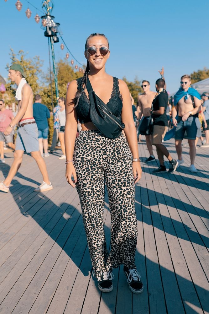 Dit waren de 50 beste streetstyle looks van Tomorrowland 2018 - ELLE.be
