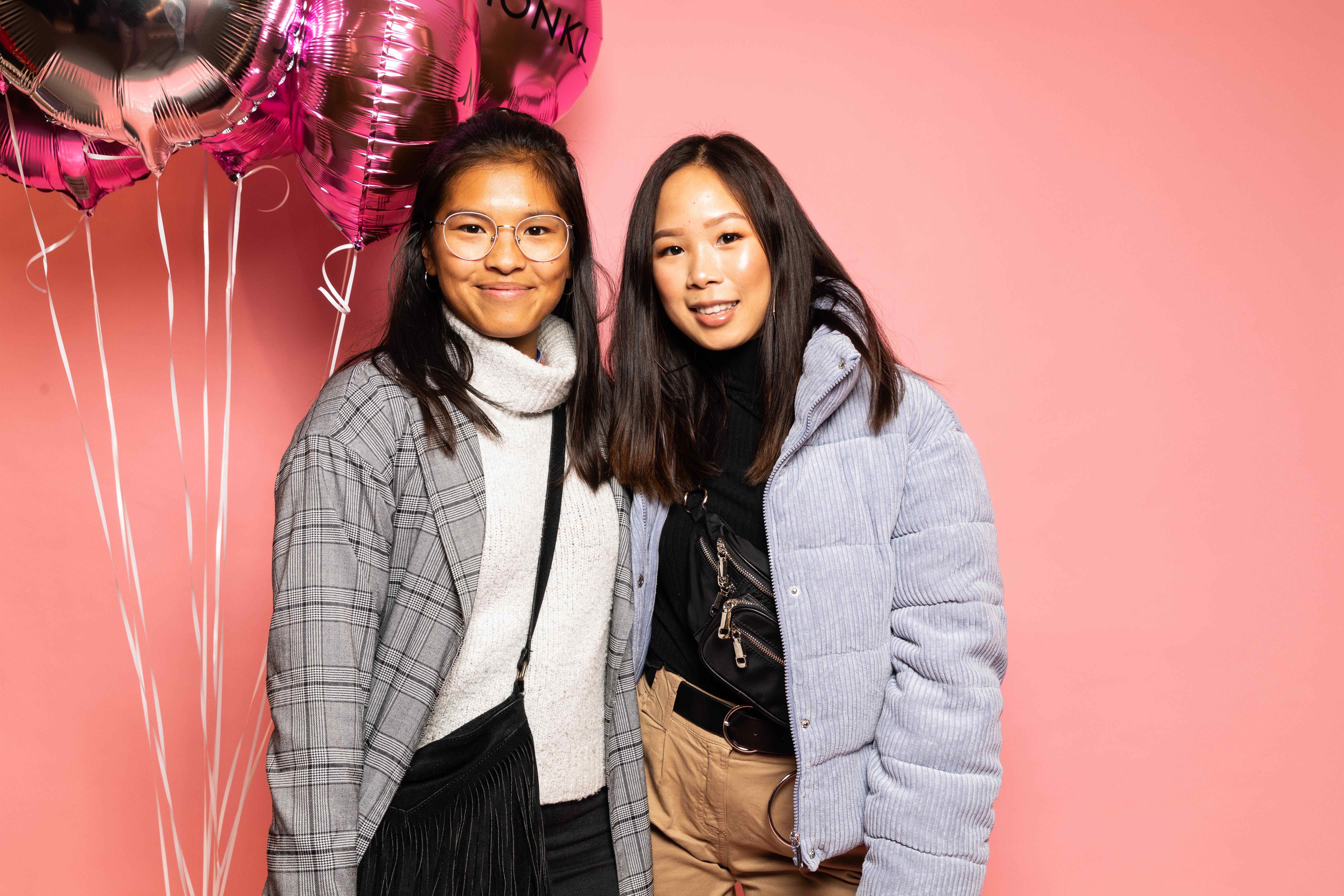 Bekijk hier de foto's van het ELLE x Monki in-store event in Antwerpen