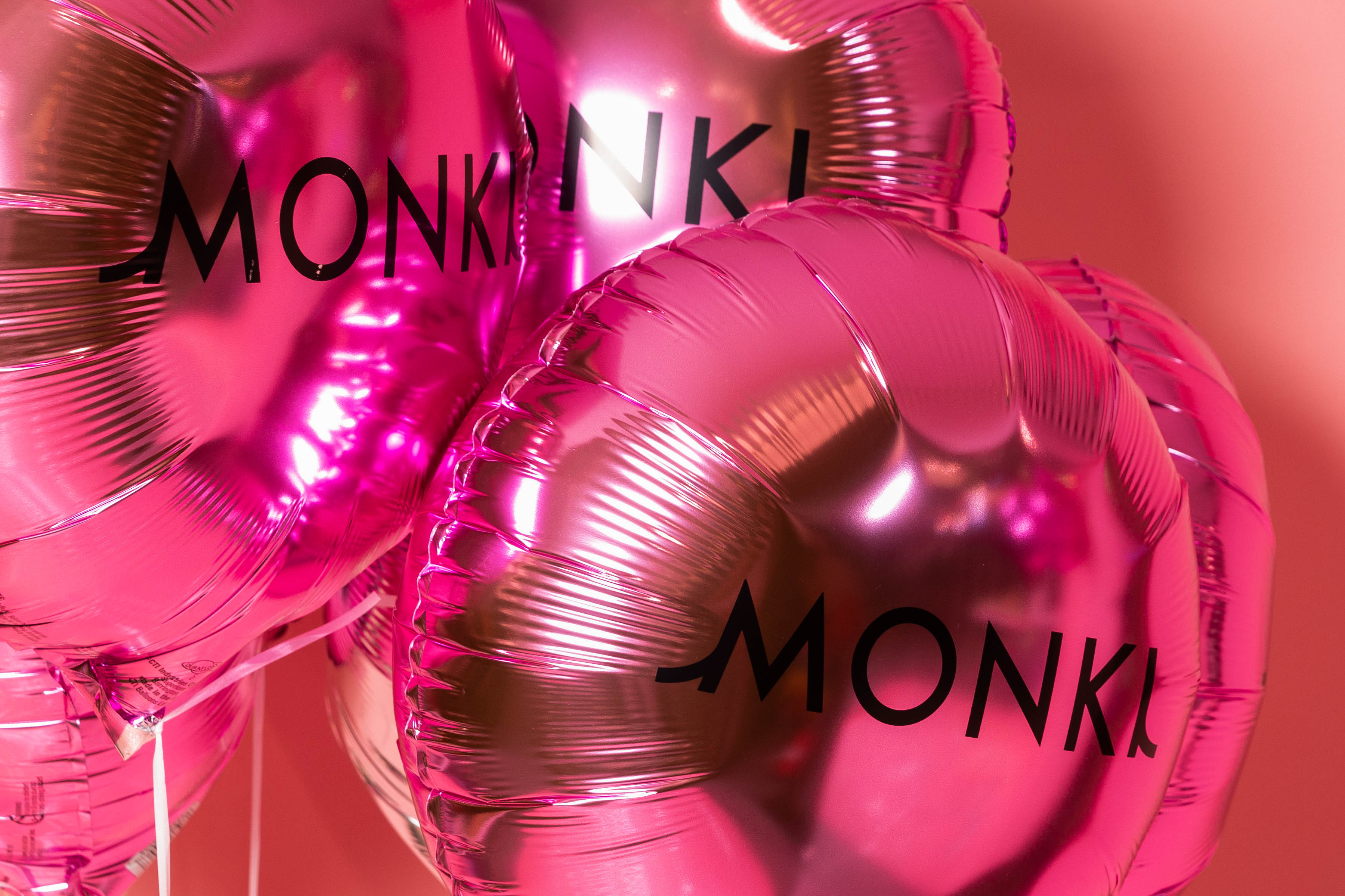 Bekijk hier de foto's van het ELLE x Monki in-store event in Antwerpen