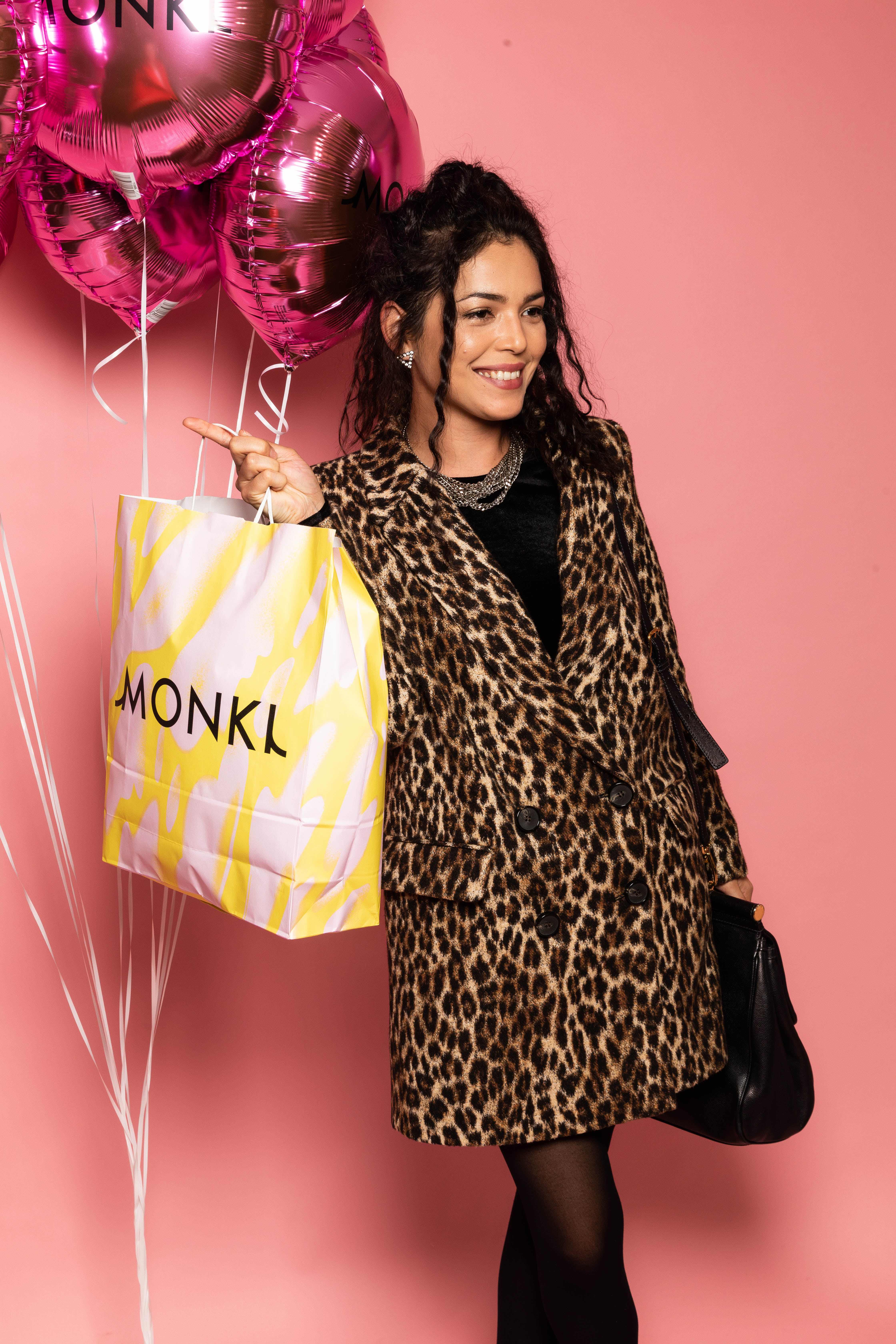 Bekijk hier de foto's van het ELLE x Monki in-store event in Antwerpen
