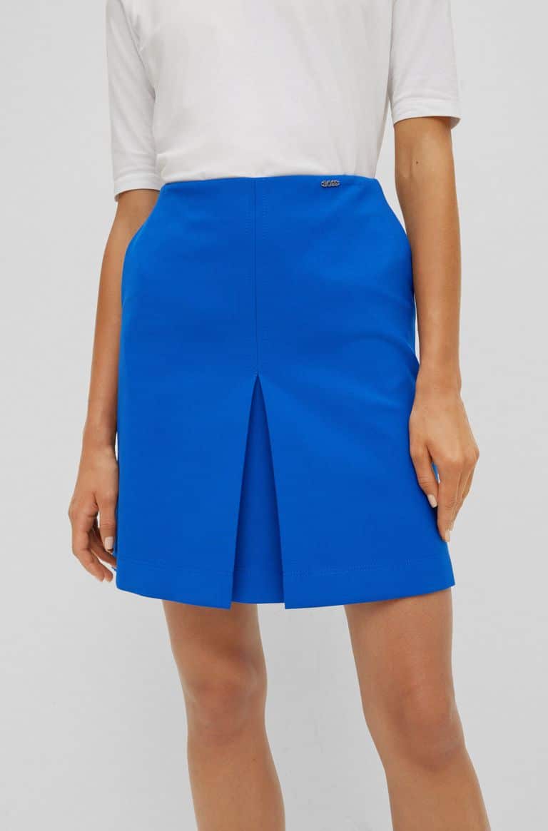 De minirok is terug van weggeweest: zo draag je hem dit najaar - ELLE.be