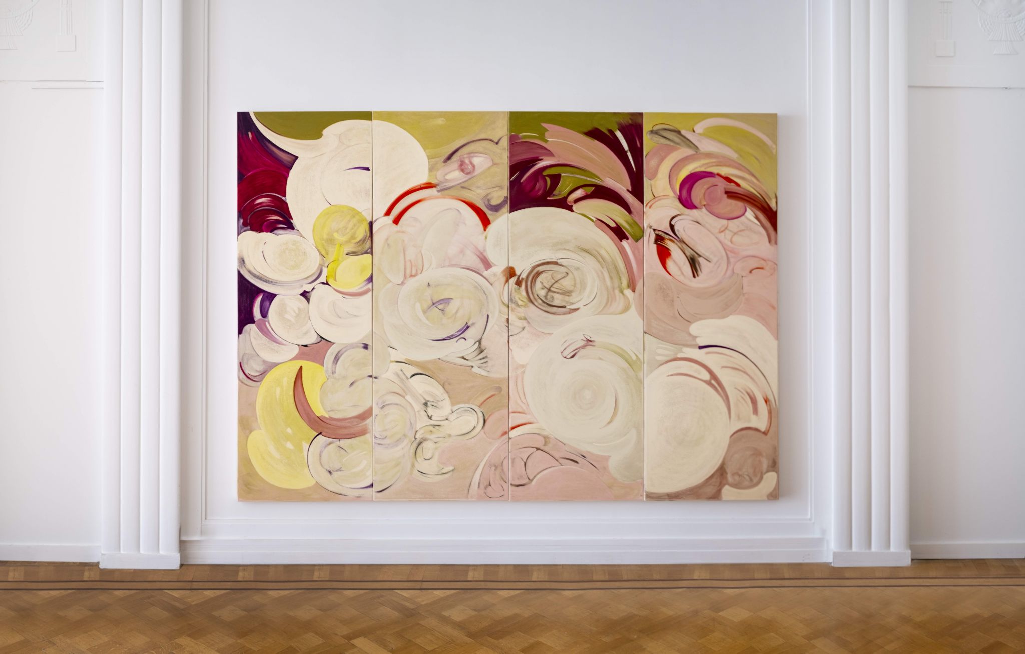 Mode en kunst komen samen in de expo van Kaifan Wang