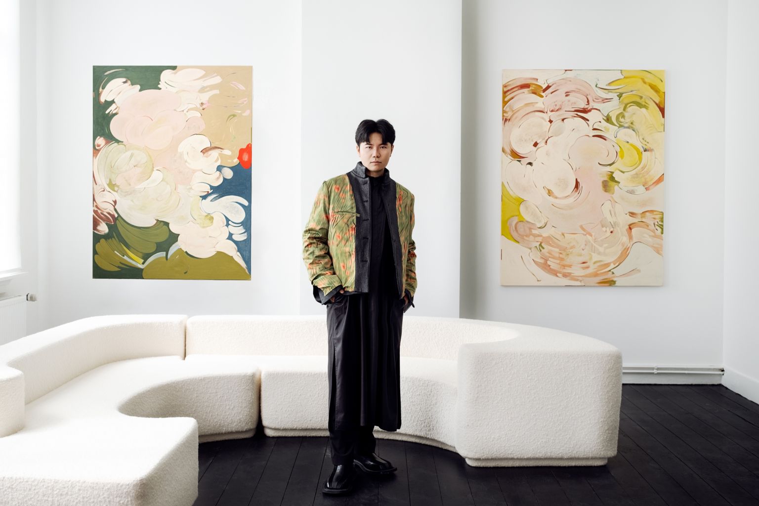 Mode en kunst komen samen in de expo van Kaifan Wang