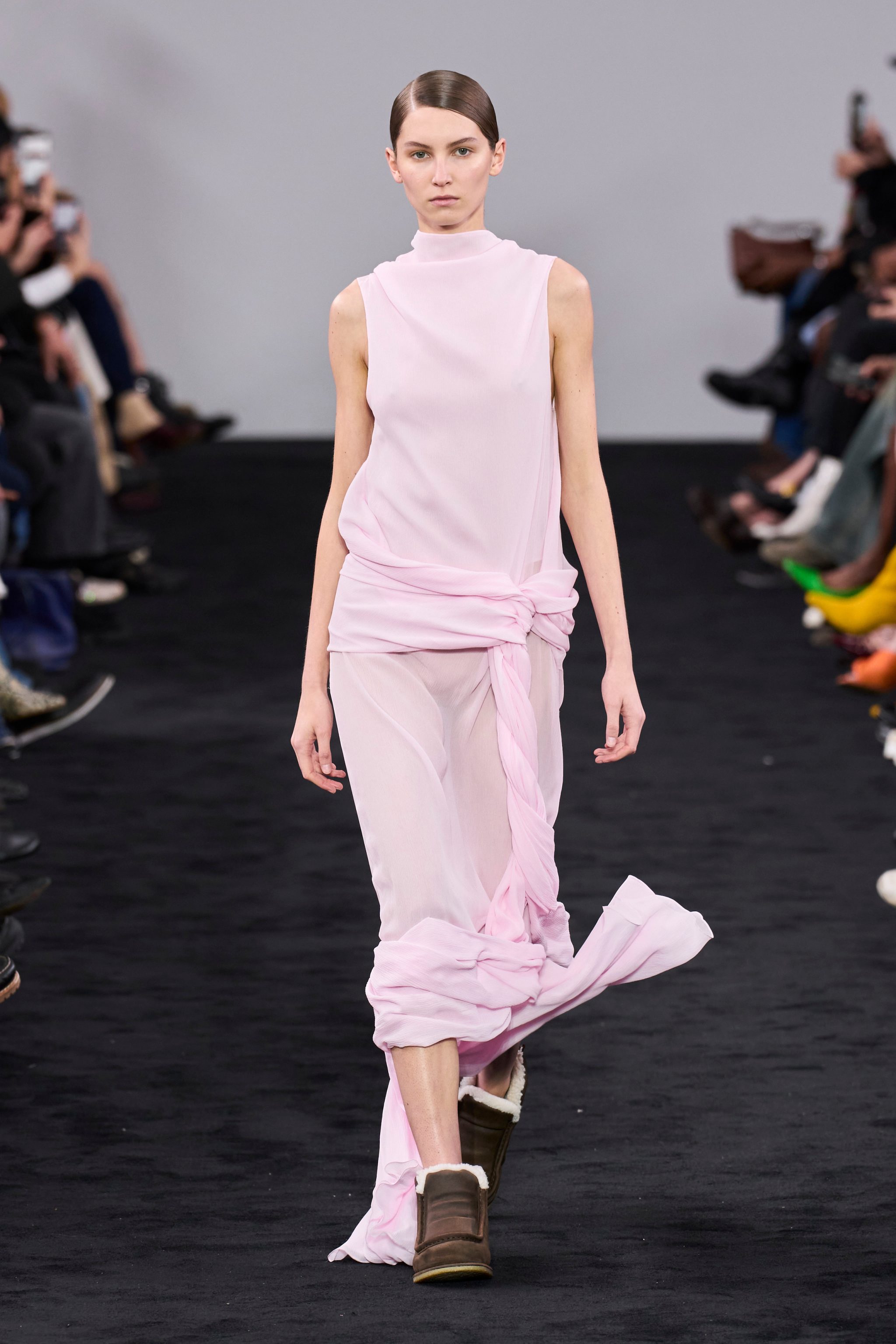Deze trends gespot op de catwalk voor 2025 kan je nu al shoppen